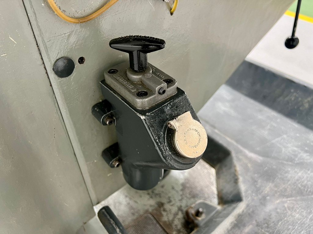 BRIDGEPORT Series 1 2HP Variable Speed Turret Mill with DRO