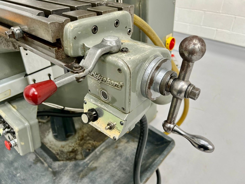 BRIDGEPORT Series 1 2HP Variable Speed Turret Mill with DRO