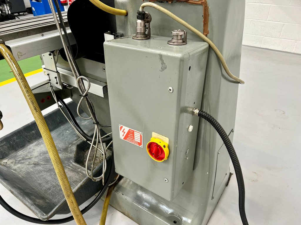 BRIDGEPORT Series 1 2HP Variable Speed Turret Mill with DRO