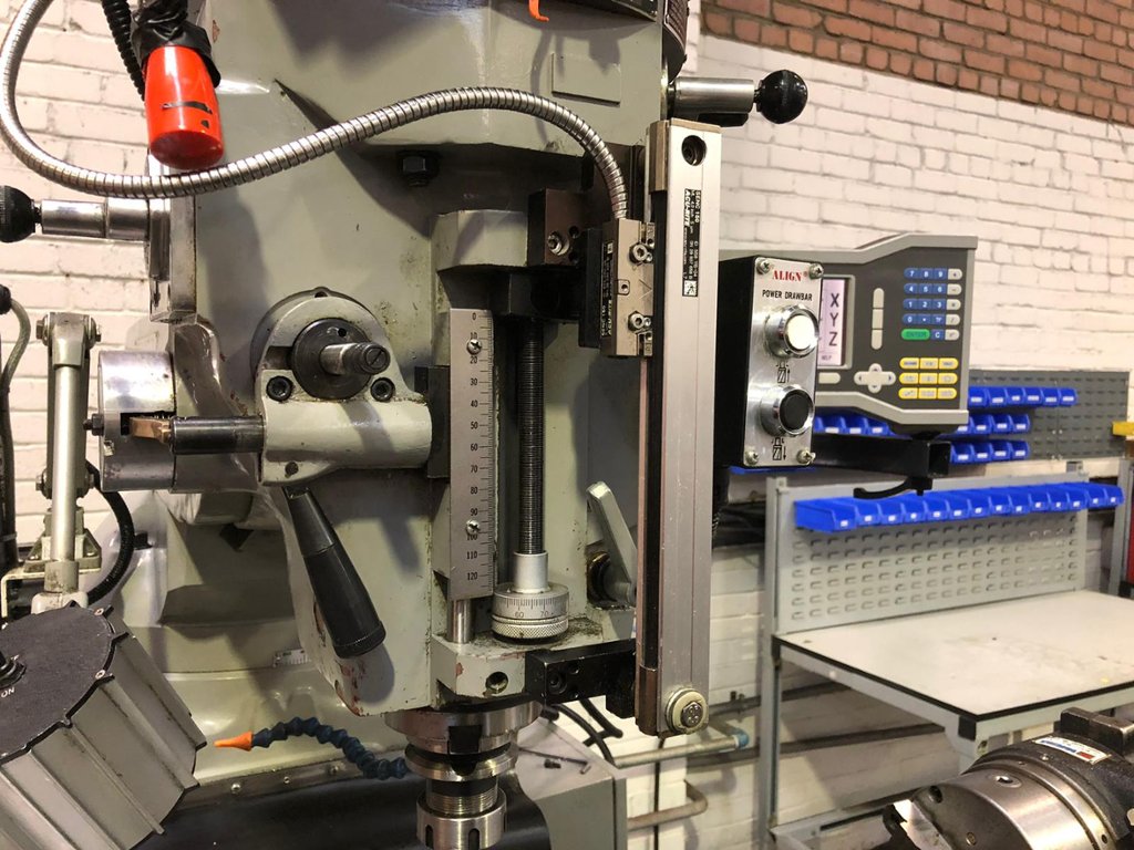 EUROPA Milltech 5000VS Turret Milling Machine