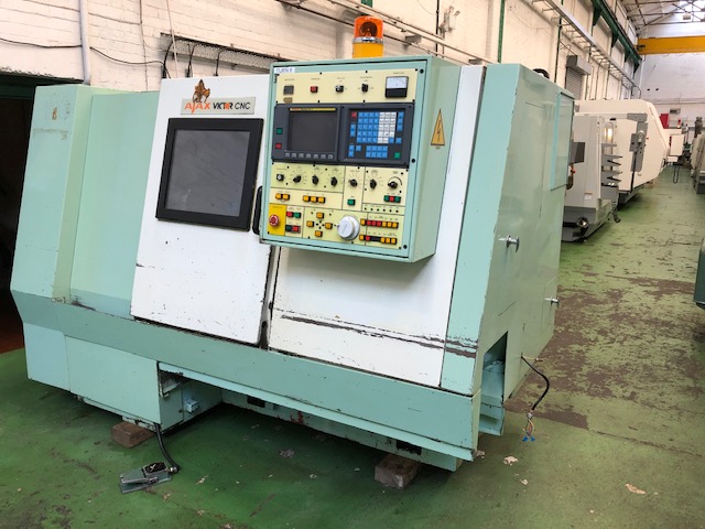 Victor V-Turn 20 CNC Lathe with Fanuc OT Control. Year 1995